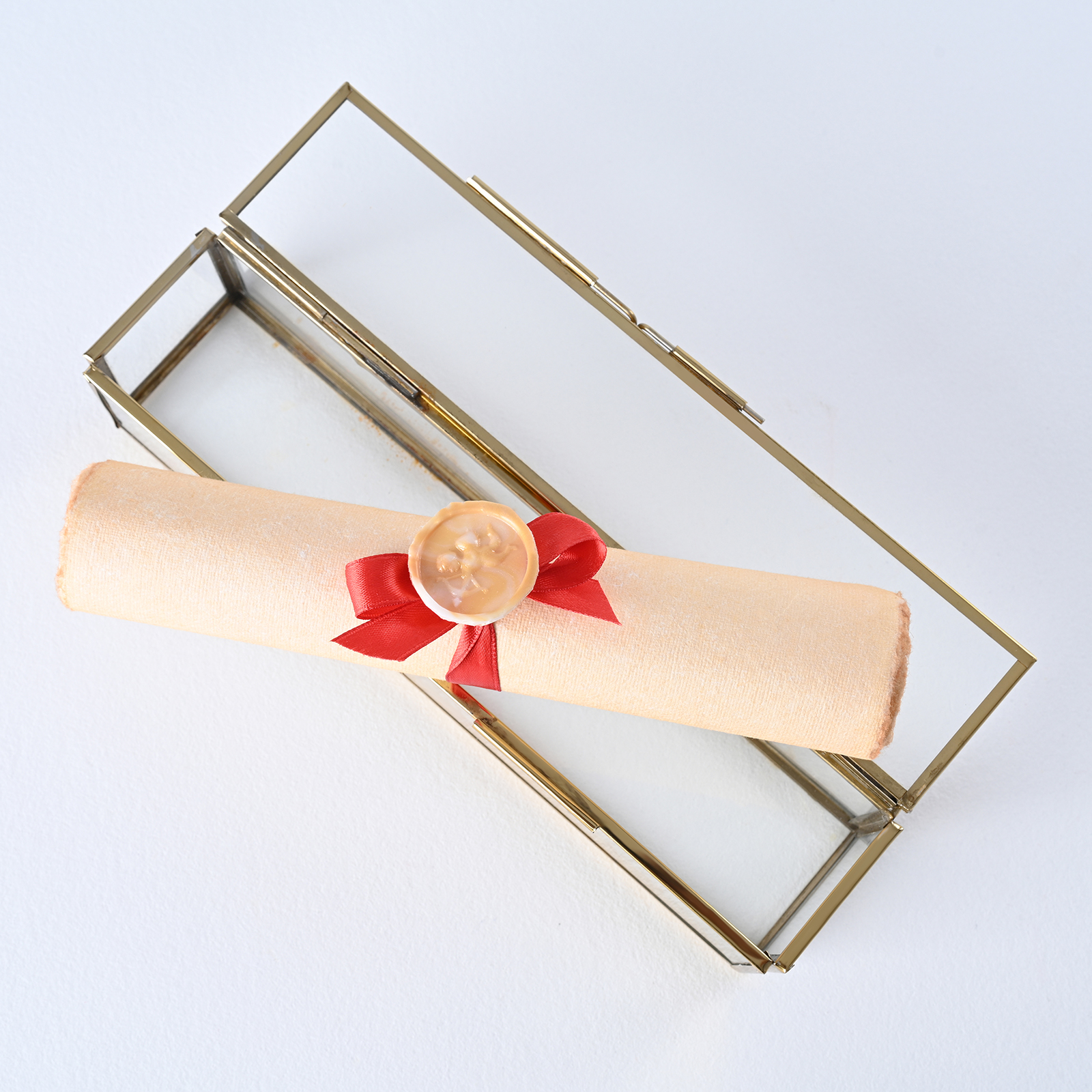 Handwritten letter with scroll box - Gyftly